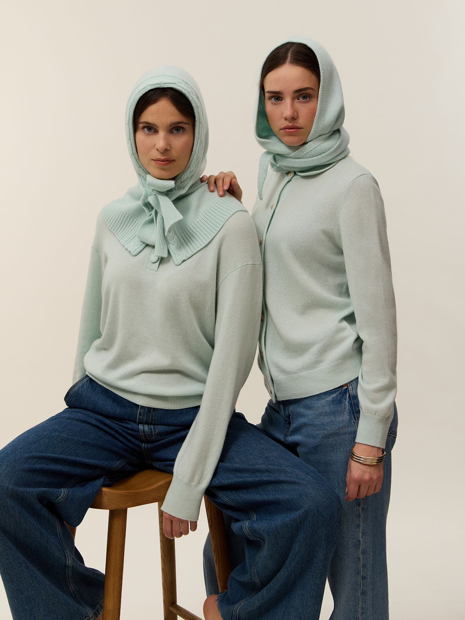 Petra - Cagoule en cachemire 6 fils vert dragée