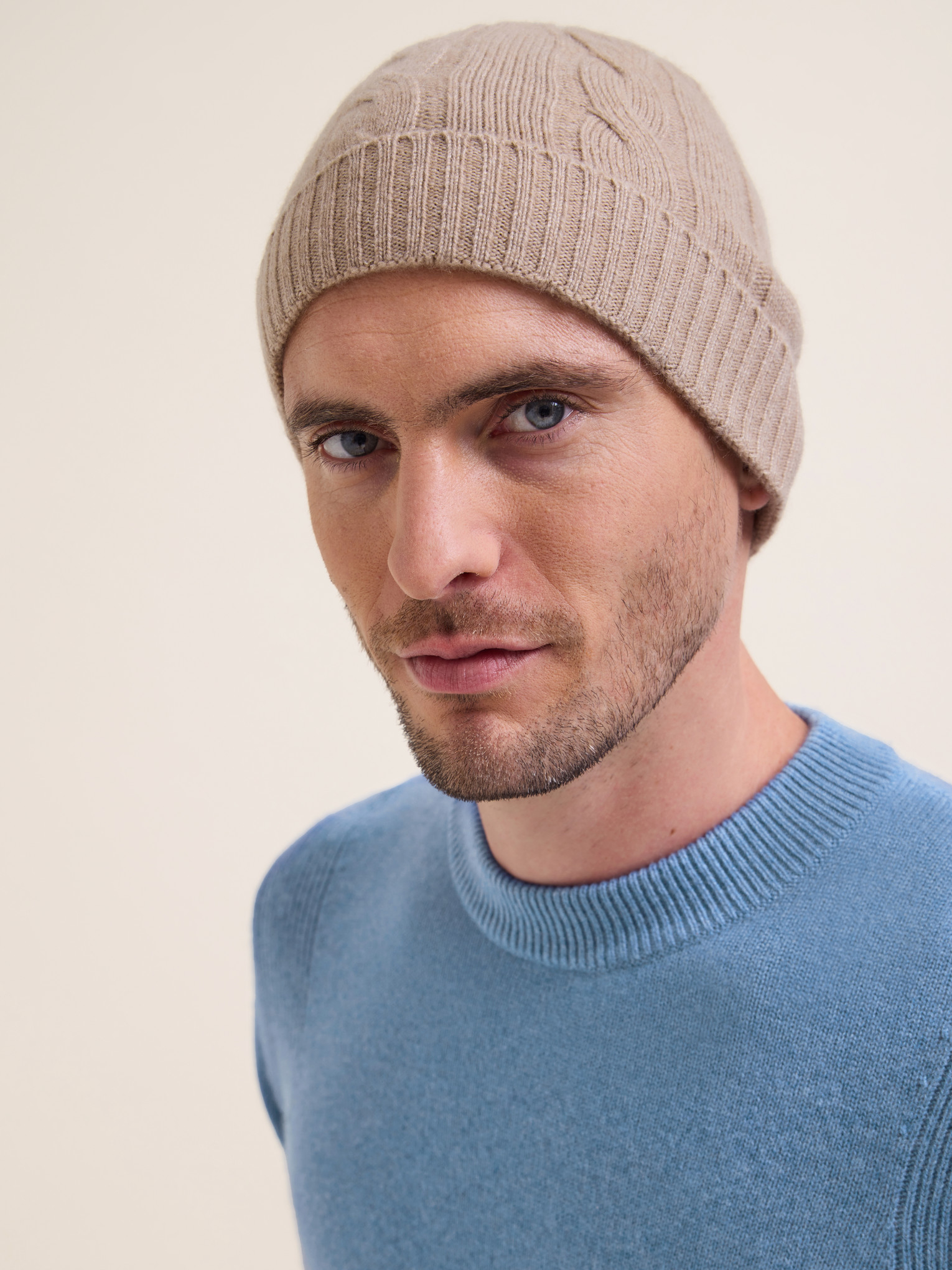 Dugui - Bonnet en 100% cachemire beige à torsades | Hircus